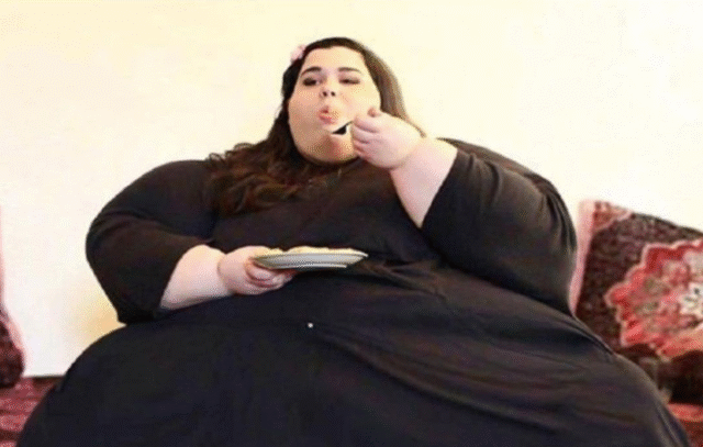 From 700 Pounds to Internet Sensation! How One Woman Surpassed Models ...
